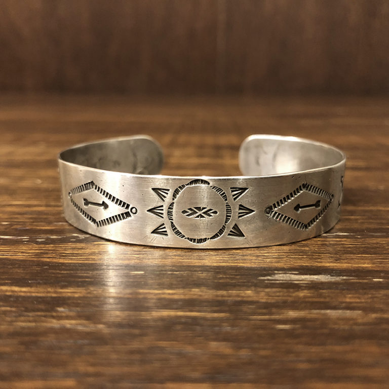 Antique Native American Navajo Silver Cuff bracelet Bangle Arrowhead 15 ...